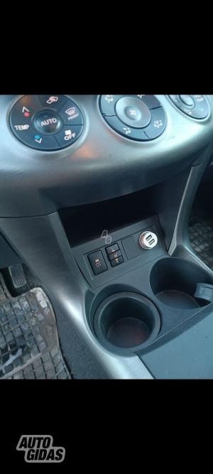Toyota RAV4 2012 Viļņa, ar dzinēja tilpumu 2.20 L un nobraukumu 290 tūkst. km par 6700 €, foto 32 vietnē AUTOMOTO.COM.LV