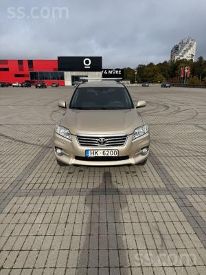 Toyota RAV4 2012 in Riga, with an engine capacity of 2.20 L and mileage of 285 thousand km for 4490 €, photo  on AUTOMOTO.COM.LV