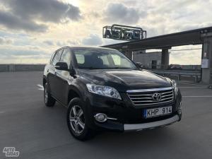 Toyota RAV4 2012 in Vilnius, with an engine capacity of 2.20 L and mileage of 278 thousand km for 5400 €, photo 6 on AUTOMOTO.COM.LV
