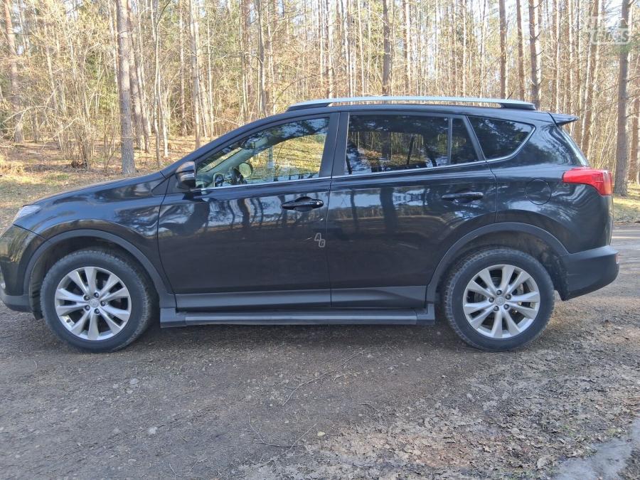 Toyota RAV4 2013 in Vilnius, with an engine capacity of 2.20 L and mileage of 288 thousand km for 7750 €, photo 5 on AUTOMOTO.COM.LV