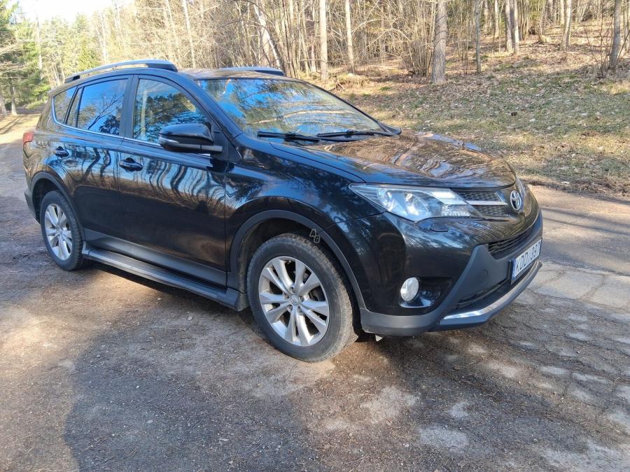 Toyota RAV4 2013 in Vilnius, with an engine capacity of 2.20 L and mileage of 288 thousand km for 7750 €, photo 10 on AUTOMOTO.COM.LV