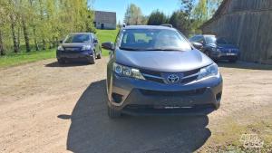 Toyota RAV4 2013 in Vilnius, with an engine capacity of 2.20 L and mileage of 194 thousand km for 9950 €, photo 3 on AUTOMOTO.COM.LV