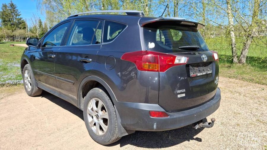 Toyota RAV4 2013 in Vilnius, with an engine capacity of 2.20 L and mileage of 194 thousand km for 9950 €, photo 6 on AUTOMOTO.COM.LV