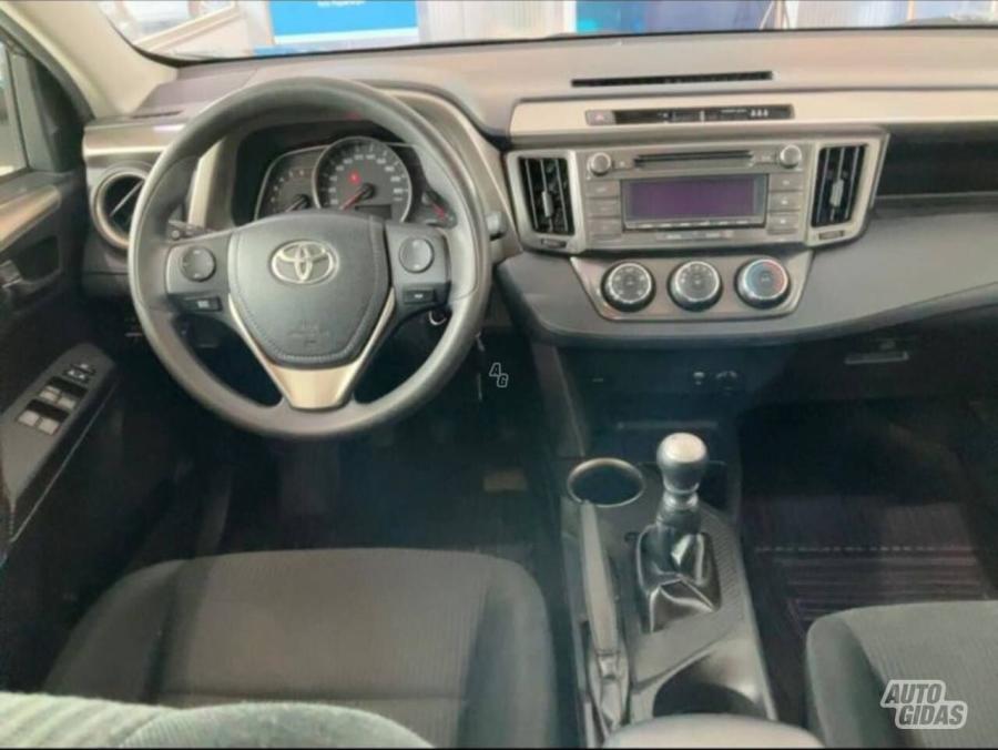 Toyota RAV4 2013 in Vilnius, with an engine capacity of 2.20 L and mileage of 194 thousand km for 9950 €, photo 12 on AUTOMOTO.COM.LV