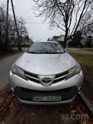 Toyota RAV4 2013 Rīga, ar dzinēja tilpumu 2.20 L un nobraukumu 334 tūkst. km par 10500 €, foto  vietnē AUTOMOTO.COM.LV