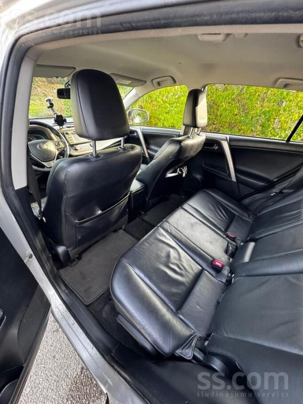 Toyota RAV4 2013 Rīga, ar dzinēja tilpumu 2.20 L un nobraukumu 334 tūkst. km par 10500 €, foto 8 vietnē AUTOMOTO.COM.LV