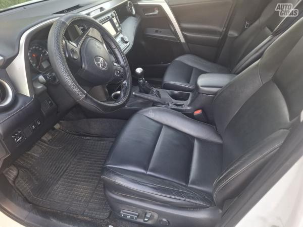 Toyota RAV4 2013 in Klaipeda, with an engine capacity of 2.00 L and mileage of 245 thousand km for 11000 €, photo 7 on AUTOMOTO.COM.LV