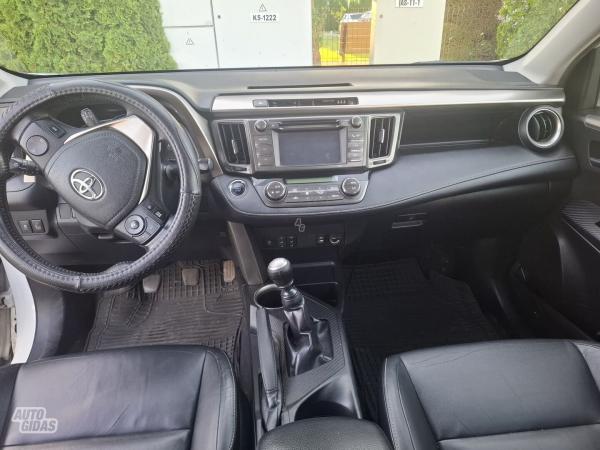 Toyota RAV4 2013 in Klaipeda, with an engine capacity of 2.00 L and mileage of 245 thousand km for 11000 €, photo 8 on AUTOMOTO.COM.LV