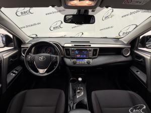 Toyota RAV4 2013 in Vilnius, with an engine capacity of 2.23 L and mileage of 255 thousand km for 12100 €, photo 4 on AUTOMOTO.COM.LV