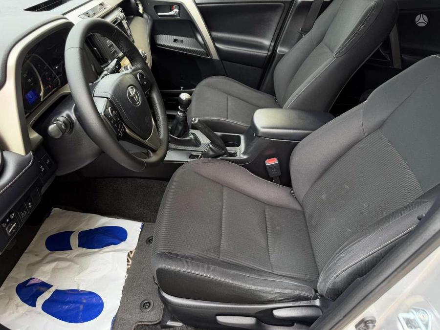 Toyota RAV4 2013 Viļņa, ar dzinēja tilpumu 2.23 L un nobraukumu 200 tūkst. km par 11999 €, foto 10 vietnē AUTOMOTO.COM.LV