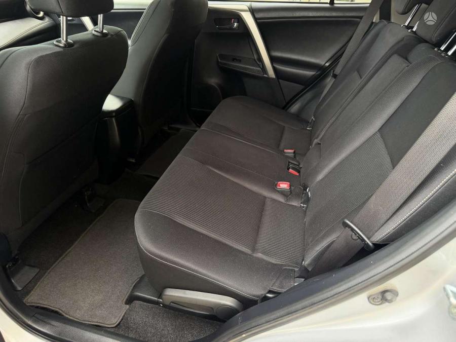 Toyota RAV4 2013 Viļņa, ar dzinēja tilpumu 2.23 L un nobraukumu 200 tūkst. km par 11999 €, foto 12 vietnē AUTOMOTO.COM.LV