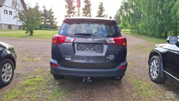 Toyota RAV4 2013 in Sirvintos, with an engine capacity of 2.20 L and mileage of 193 thousand km for 9800 €, photo 11 on AUTOMOTO.COM.LV