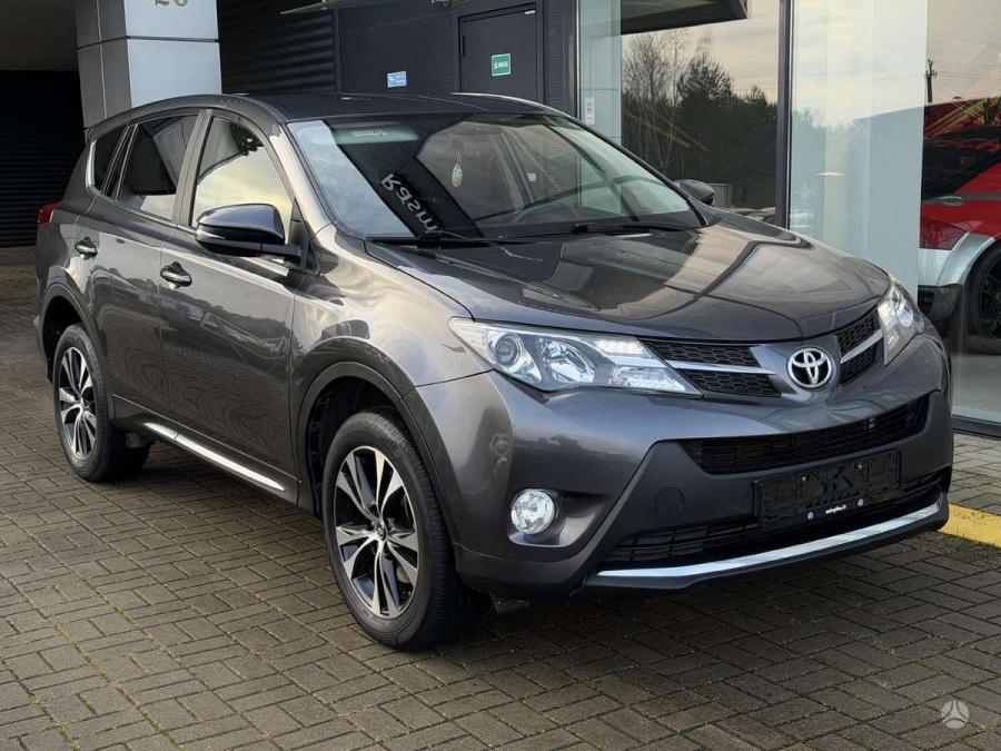 Toyota RAV4 2014 in Vilnius, with an engine capacity of 2.23 L and mileage of 247 thousand km for 10999 €, photo 7 on AUTOMOTO.COM.LV
