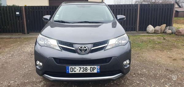 Toyota RAV4 2014 in Panevezys, with an engine capacity of 2.00 L and mileage of 240 thousand km for 9900 €, photo 1 on AUTOMOTO.COM.LV