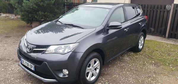 Toyota RAV4 2014 in Panevezys, with an engine capacity of 2.00 L and mileage of 240 thousand km for 9900 €, photo 4 on AUTOMOTO.COM.LV
