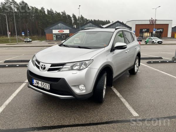 Toyota RAV4 2014 in Riga, with an engine capacity of 2.00 L and mileage of 148 thousand km for 11500 €, photo 1 on AUTOMOTO.COM.LV