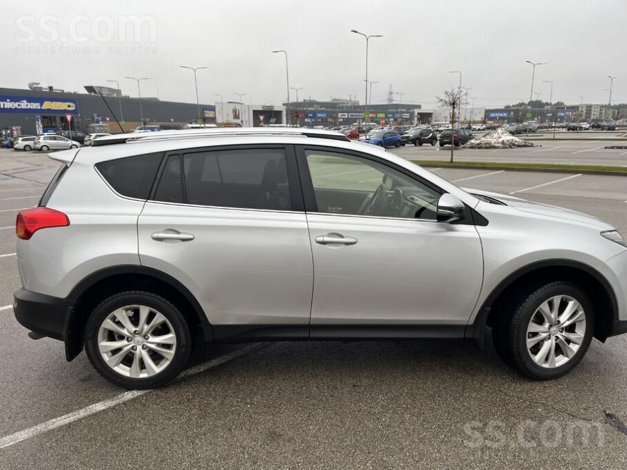 Toyota RAV4 2014 in Riga, with an engine capacity of 2.00 L and mileage of 148 thousand km for 11500 €, photo 4 on AUTOMOTO.COM.LV