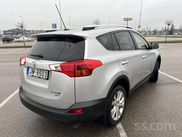 Toyota RAV4 2014 in Riga, with an engine capacity of 2.00 L and mileage of 148 thousand km for 11500 €, photo 5 on AUTOMOTO.COM.LV