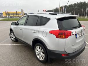 Toyota RAV4 2014 in Riga, with an engine capacity of 2.00 L and mileage of 148 thousand km for 11500 €, photo 6 on AUTOMOTO.COM.LV