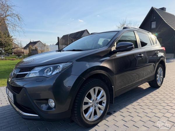 Toyota RAV4 2014 in Panevezys, with an engine capacity of 2.20 L and mileage of 205 thousand km for 12700 €, photo 3 on AUTOMOTO.COM.LV