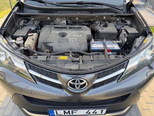 Toyota RAV4 2014 in Panevezys, with an engine capacity of 2.20 L and mileage of 205 thousand km for 12700 €, photo 9 on AUTOMOTO.COM.LV