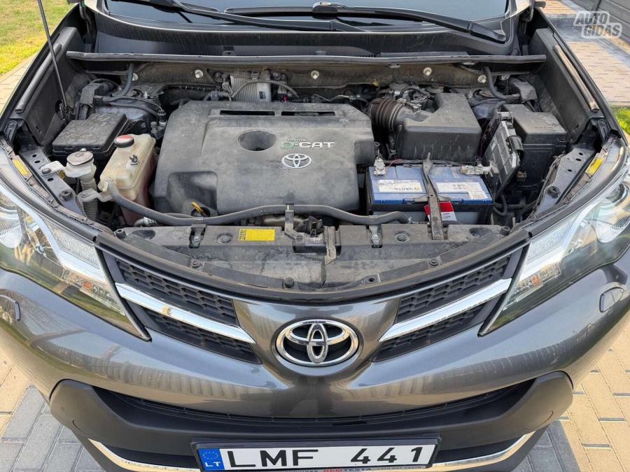 Toyota RAV4 2014 in Panevezys, with an engine capacity of 2.20 L and mileage of 205 thousand km for 12700 €, photo 10 on AUTOMOTO.COM.LV