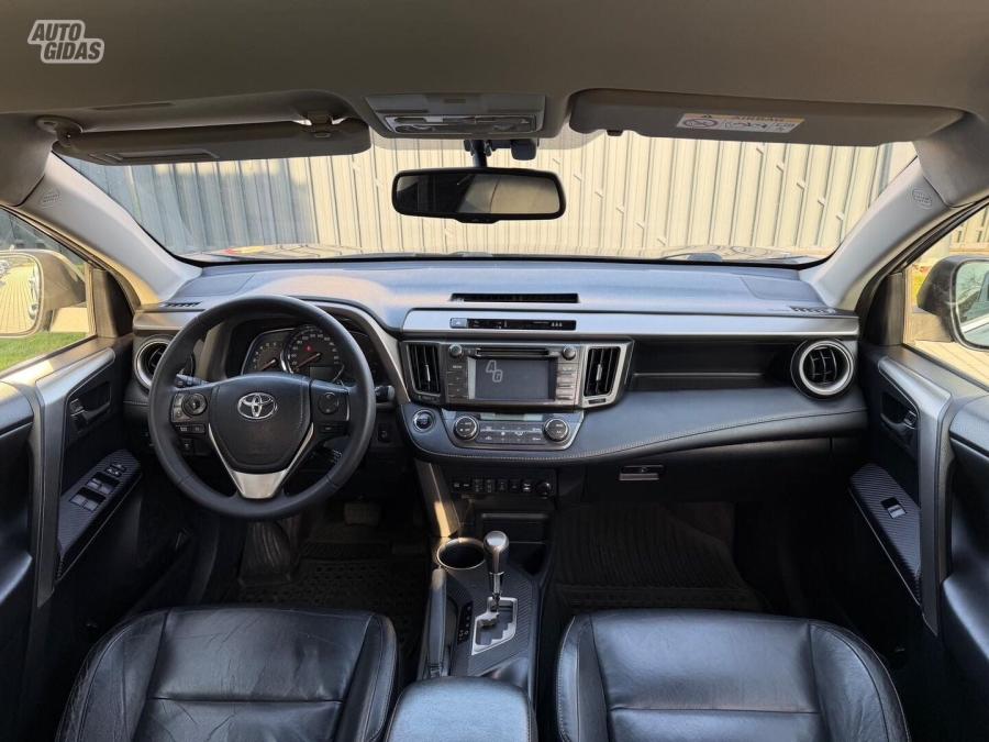 Toyota RAV4 2014 in Panevezys, with an engine capacity of 2.20 L and mileage of 205 thousand km for 12700 €, photo 13 on AUTOMOTO.COM.LV