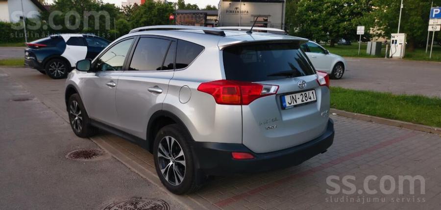Toyota RAV4 2014 Rīga, ar dzinēja tilpumu 2.00 L un nobraukumu 257 tūkst. km par 10000 €, foto 4 vietnē AUTOMOTO.COM.LV