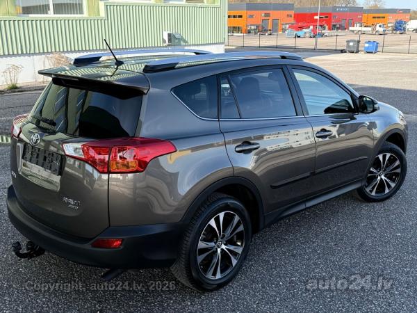 Toyota RAV4 2015 Tartu, ar dzinēja tilpumu 2.00 L un nobraukumu 227 tūkst. km par 12699 €, foto 4 vietnē AUTOMOTO.COM.LV