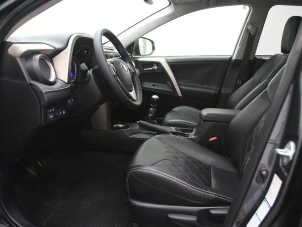 Toyota RAV4 2015 in Vilnius, with an engine capacity of 2.00 L and mileage of 199 thousand km for 13499 €, photo 4 on AUTOMOTO.COM.LV