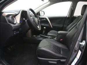Toyota RAV4 2015 in Vilnius, with an engine capacity of 2.00 L and mileage of 199 thousand km for 13499 €, photo 5 on AUTOMOTO.COM.LV