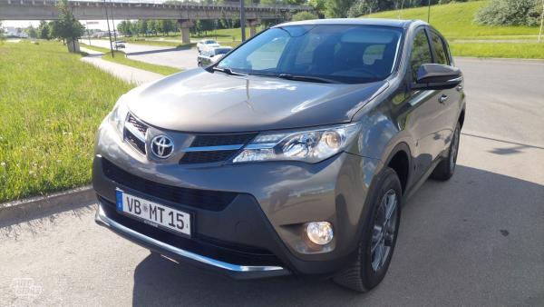Toyota RAV4 2015 in Kaunas, with an engine capacity of 2.20 L and mileage of 194 thousand km for 10700 €, photo 1 on AUTOMOTO.COM.LV