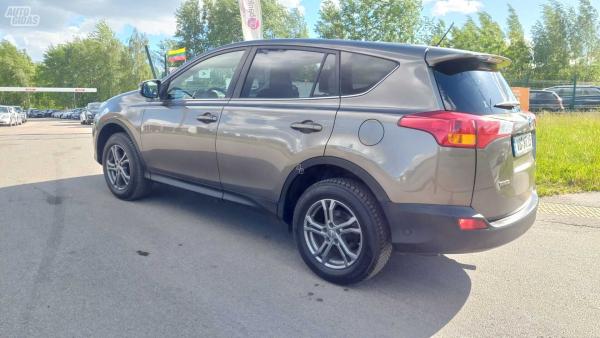 Toyota RAV4 2015 in Kaunas, with an engine capacity of 2.20 L and mileage of 194 thousand km for 10700 €, photo 5 on AUTOMOTO.COM.LV