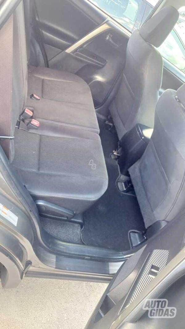 Toyota RAV4 2015 in Kaunas, with an engine capacity of 2.20 L and mileage of 194 thousand km for 10700 €, photo 10 on AUTOMOTO.COM.LV