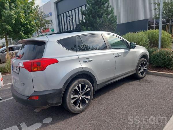 Toyota RAV4 2015 in Limbazi, with an engine capacity of 2.20 L and mileage of 224 thousand km for 13500 €, photo 2 on AUTOMOTO.COM.LV
