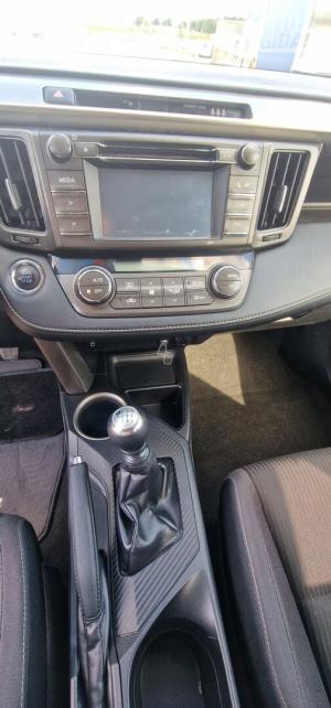 Toyota RAV4 2015 in Vilnius, with an engine capacity of 2.00 L and mileage of 242 thousand km for 11970 €, photo 13 on AUTOMOTO.COM.LV