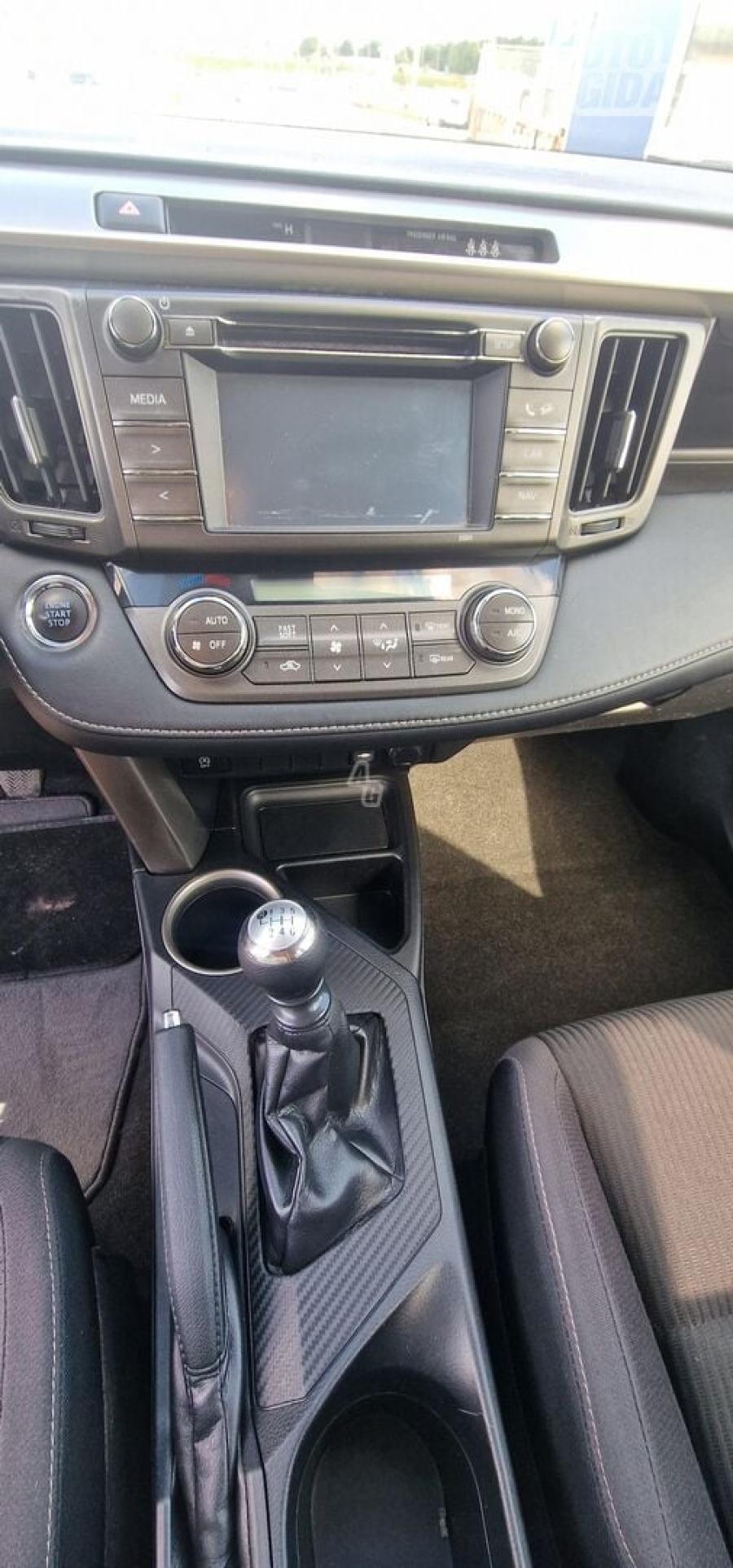 Toyota RAV4 2015 in Vilnius, with an engine capacity of 2.00 L and mileage of 242 thousand km for 11970 €, photo 13 on AUTOMOTO.COM.LV