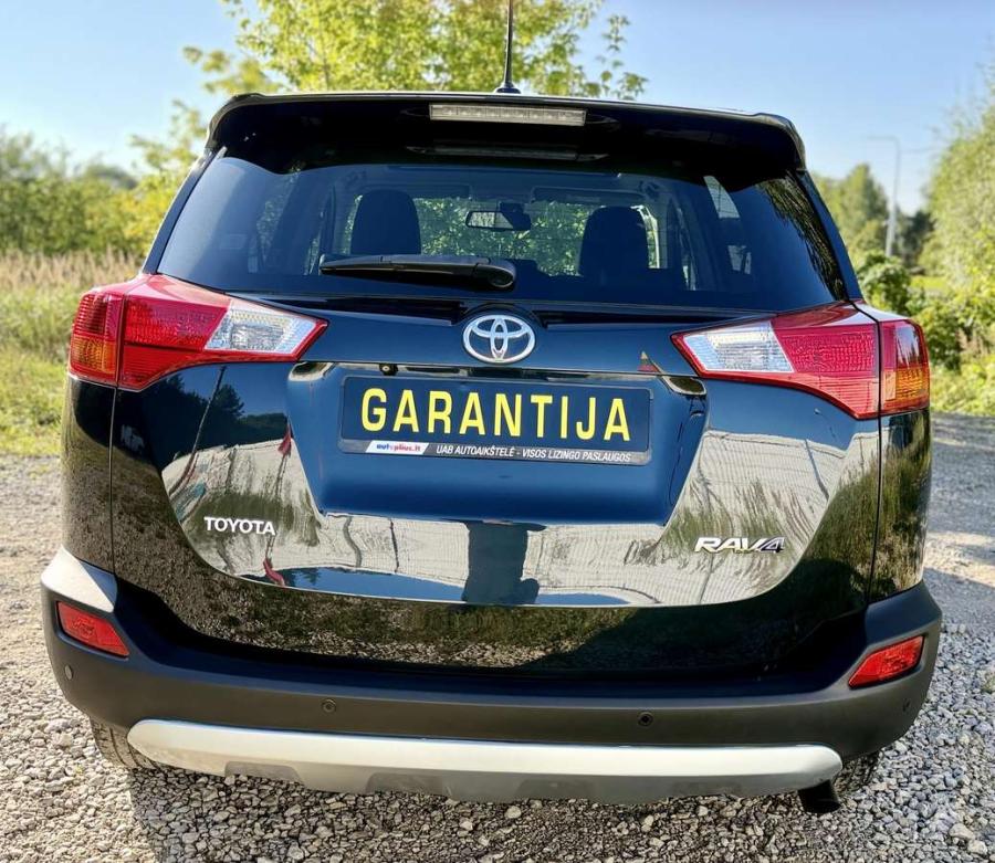 Toyota RAV4 2015 in Siauliai, with an engine capacity of 2.00 L and mileage of 239 thousand km for 13999 €, photo 7 on AUTOMOTO.COM.LV