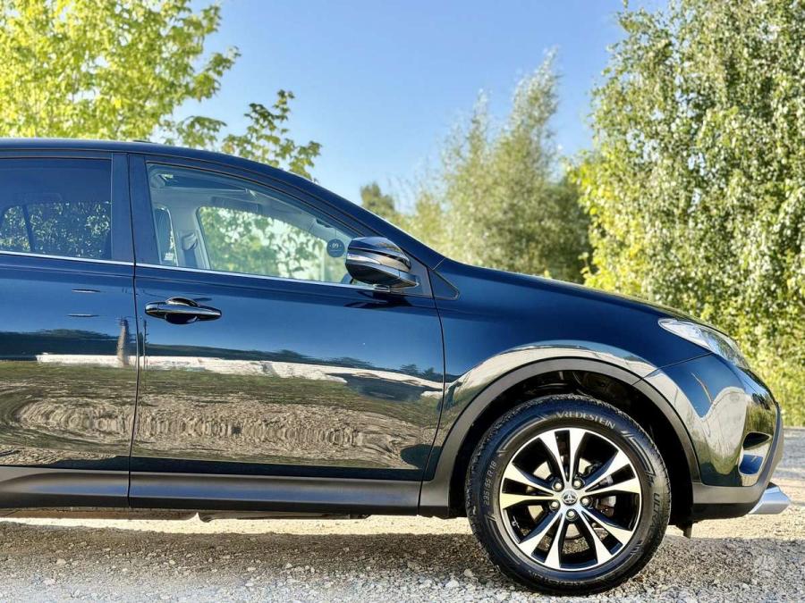 Toyota RAV4 2015 in Siauliai, with an engine capacity of 2.00 L and mileage of 239 thousand km for 13999 €, photo 11 on AUTOMOTO.COM.LV