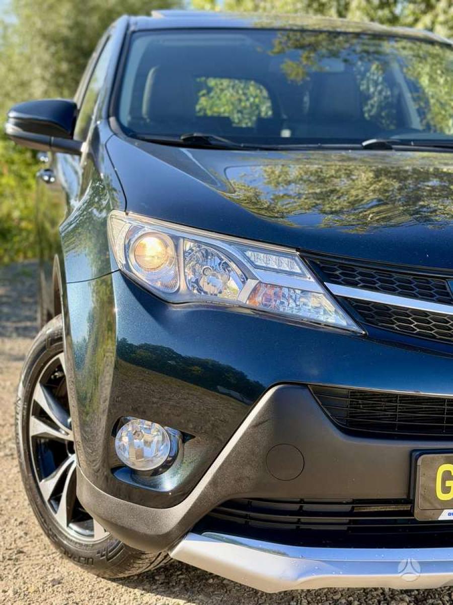 Toyota RAV4 2015 in Siauliai, with an engine capacity of 2.00 L and mileage of 239 thousand km for 13999 €, photo 16 on AUTOMOTO.COM.LV