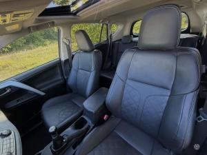 Toyota RAV4 2015 in Siauliai, with an engine capacity of 2.00 L and mileage of 239 thousand km for 13999 €, photo 29 on AUTOMOTO.COM.LV