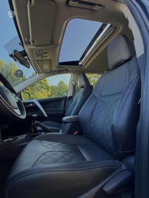 Toyota RAV4 2015 in Siauliai, with an engine capacity of 2.00 L and mileage of 239 thousand km for 13999 €, photo 30 on AUTOMOTO.COM.LV
