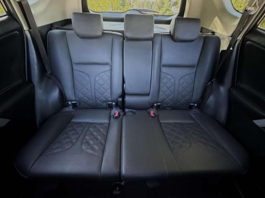 Toyota RAV4 2015 in Siauliai, with an engine capacity of 2.00 L and mileage of 239 thousand km for 13999 €, photo 35 on AUTOMOTO.COM.LV