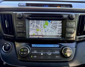 Toyota RAV4 2015 in Siauliai, with an engine capacity of 2.00 L and mileage of 239 thousand km for 13999 €, photo 39 on AUTOMOTO.COM.LV
