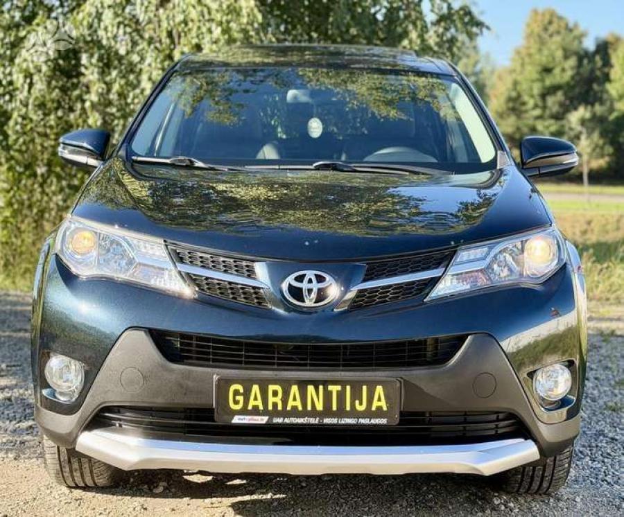 Toyota RAV4 2015 in Siauliai, with an engine capacity of 2.00 L and mileage of 239 thousand km for 13999 €, photo 6 on AUTOMOTO.COM.LV