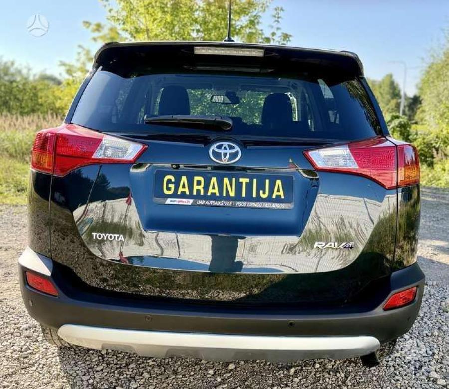 Toyota RAV4 2015 in Siauliai, with an engine capacity of 2.00 L and mileage of 239 thousand km for 13999 €, photo 7 on AUTOMOTO.COM.LV