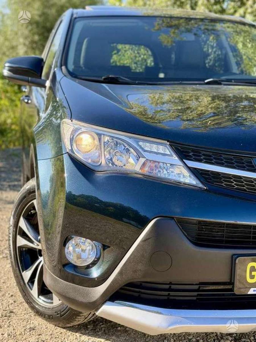 Toyota RAV4 2015 in Siauliai, with an engine capacity of 2.00 L and mileage of 239 thousand km for 13999 €, photo 16 on AUTOMOTO.COM.LV