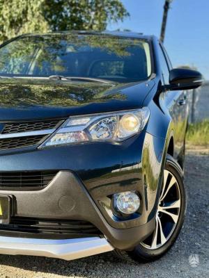 Toyota RAV4 2015 in Siauliai, with an engine capacity of 2.00 L and mileage of 239 thousand km for 13999 €, photo 17 on AUTOMOTO.COM.LV