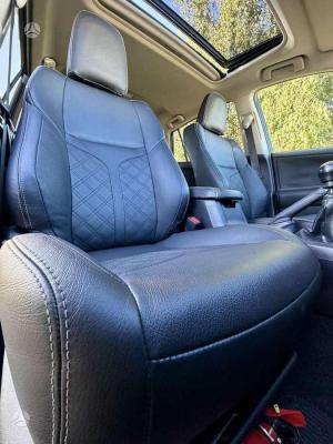 Toyota RAV4 2015 in Siauliai, with an engine capacity of 2.00 L and mileage of 239 thousand km for 13999 €, photo 31 on AUTOMOTO.COM.LV
