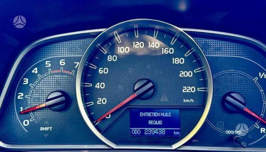 Toyota RAV4 2015 in Siauliai, with an engine capacity of 2.00 L and mileage of 239 thousand km for 13999 €, photo 42 on AUTOMOTO.COM.LV